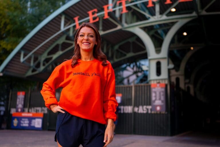 Astros Sideline Reporter Julia Morales Pulls Off a Fashion Double Play ...