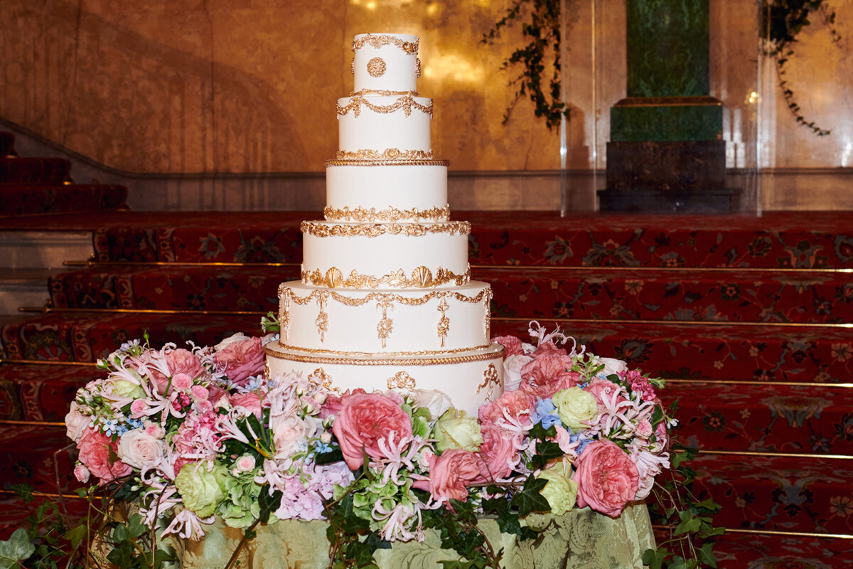 A Texas Bride's Dreamy Storybook London Wedding Includes Royal Touches ...