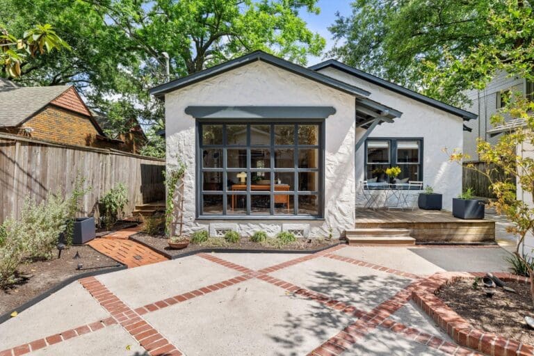 Historic Montrose Bungalow Built Back In 1930 Undergoes a Dreamy ...