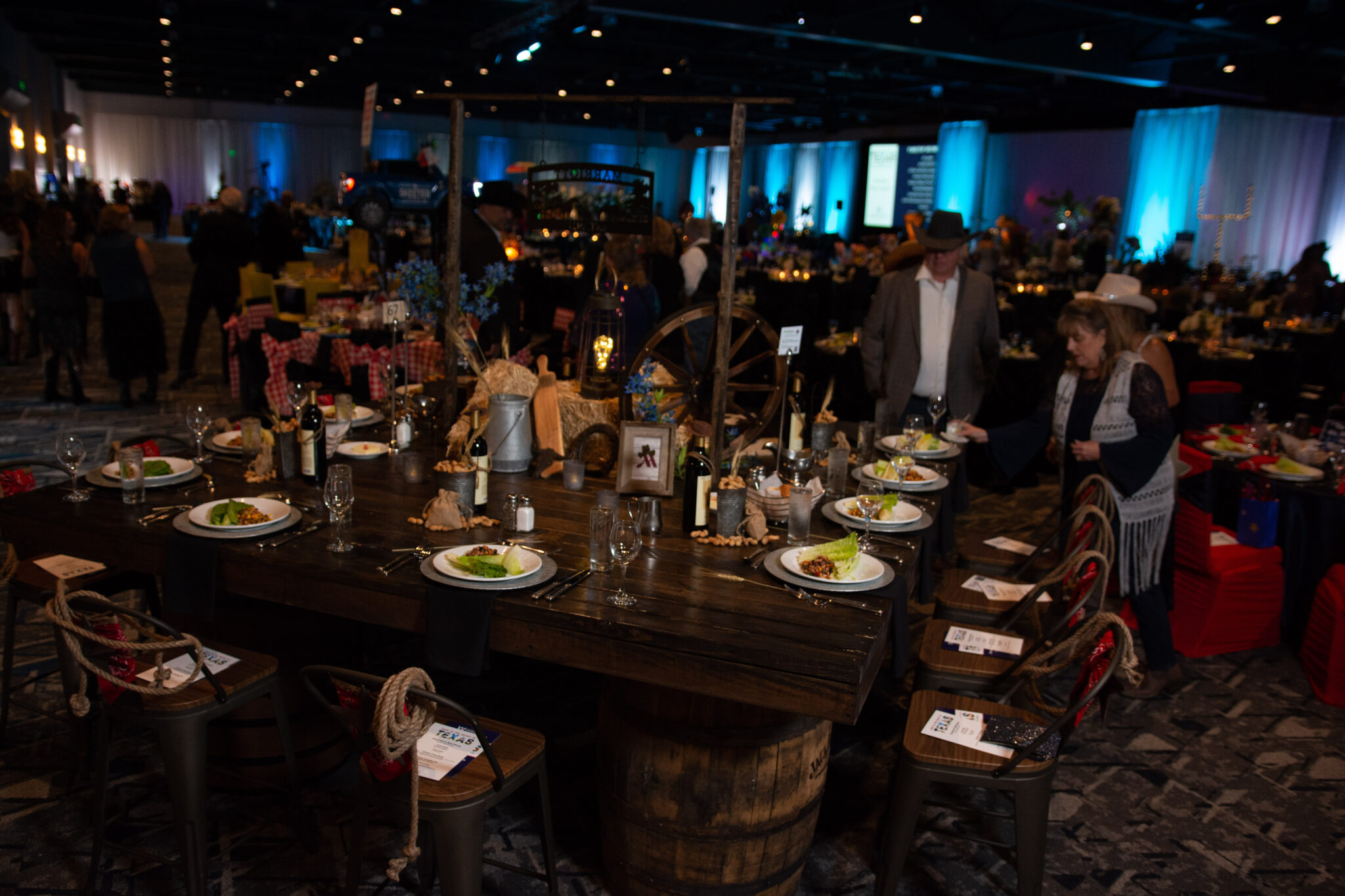 The Woodlands' Beloved Chairman's Ball Brings More Tabletop Decorating ...