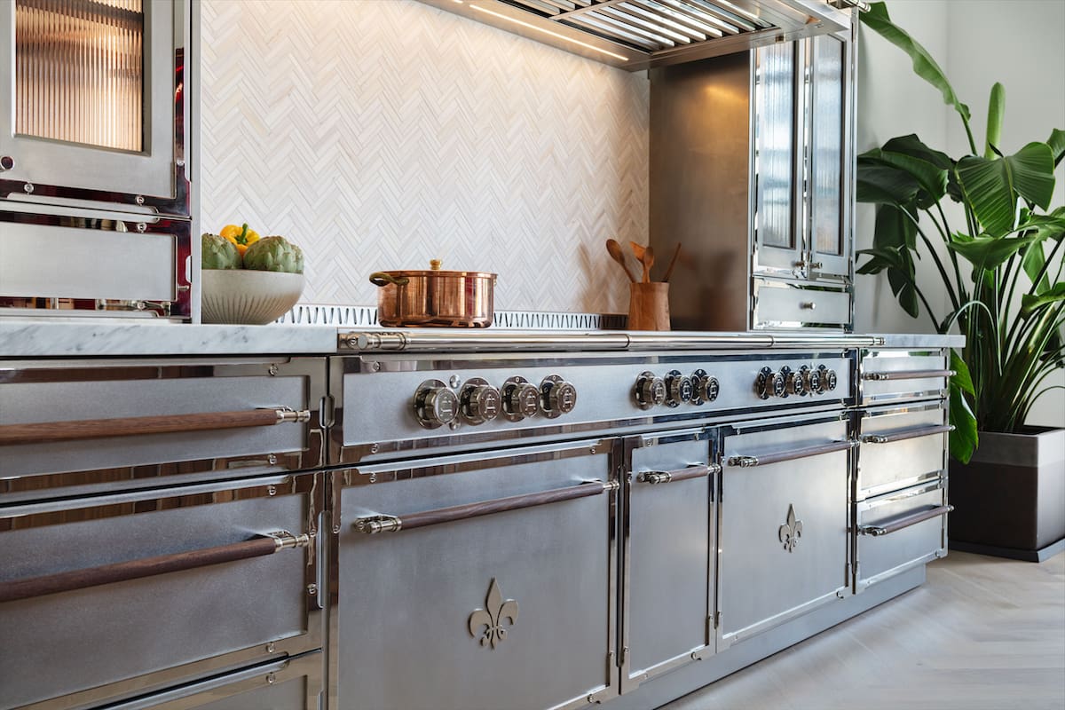 L’Atelier Paris Brings Its Exquisite French Kitchens to Dallas