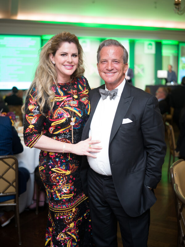 Country Music Superstar Helps Houston Sisters Raise Crucial Funds For ...