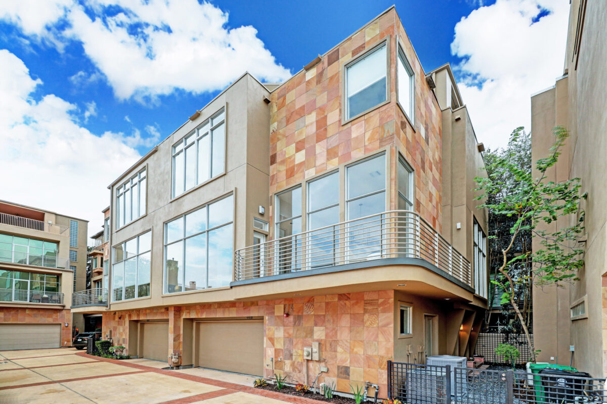This Houston Townhome Is A Contemporary Oasis in Montrose — The Latest ...