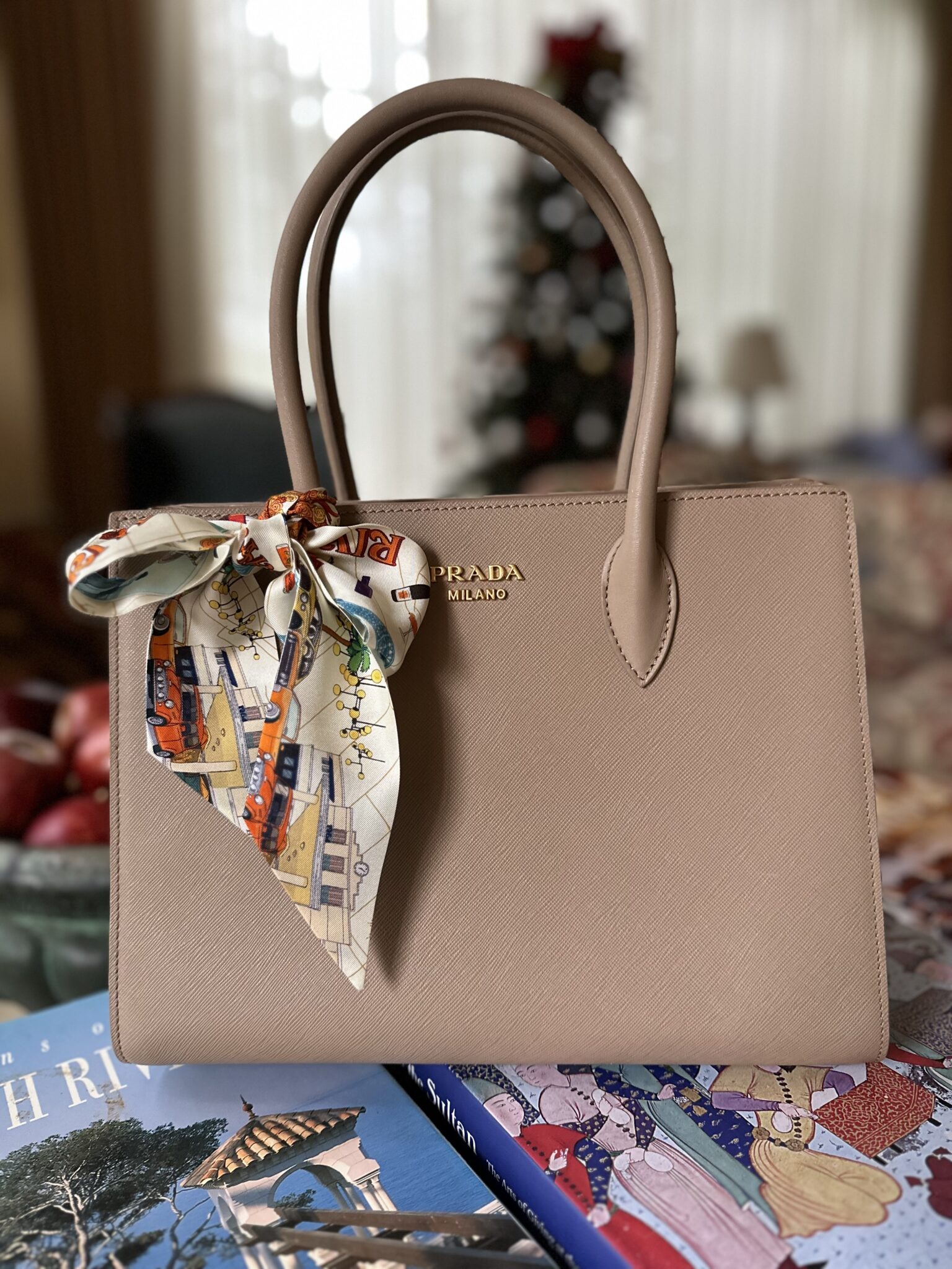 Stunning Scarves That Highlight Iconic Houston Spots Create Serious ...