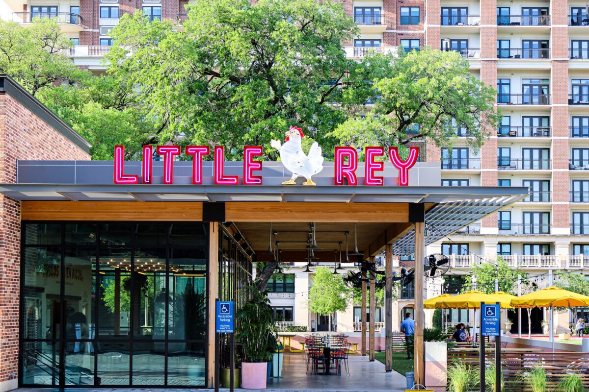 Top Chef Brings His Fast Casual Taco and Chicken Restaurant Home to ...