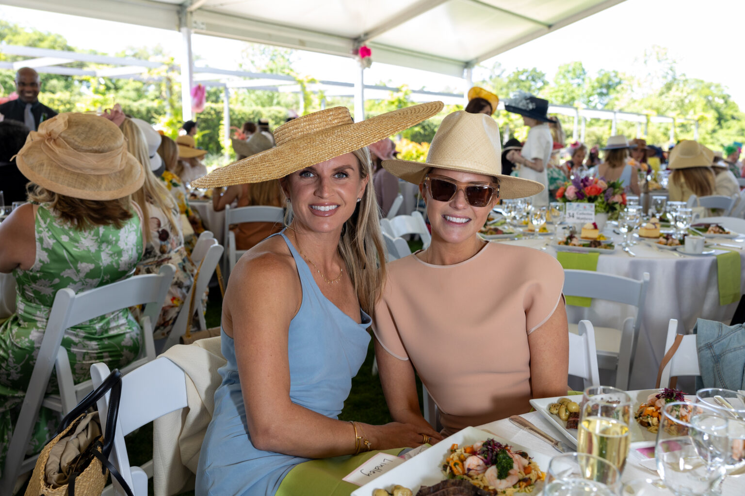 Houston's Most Fabulous Hats, Selfies and Air Kisses Reign at Beloved ...