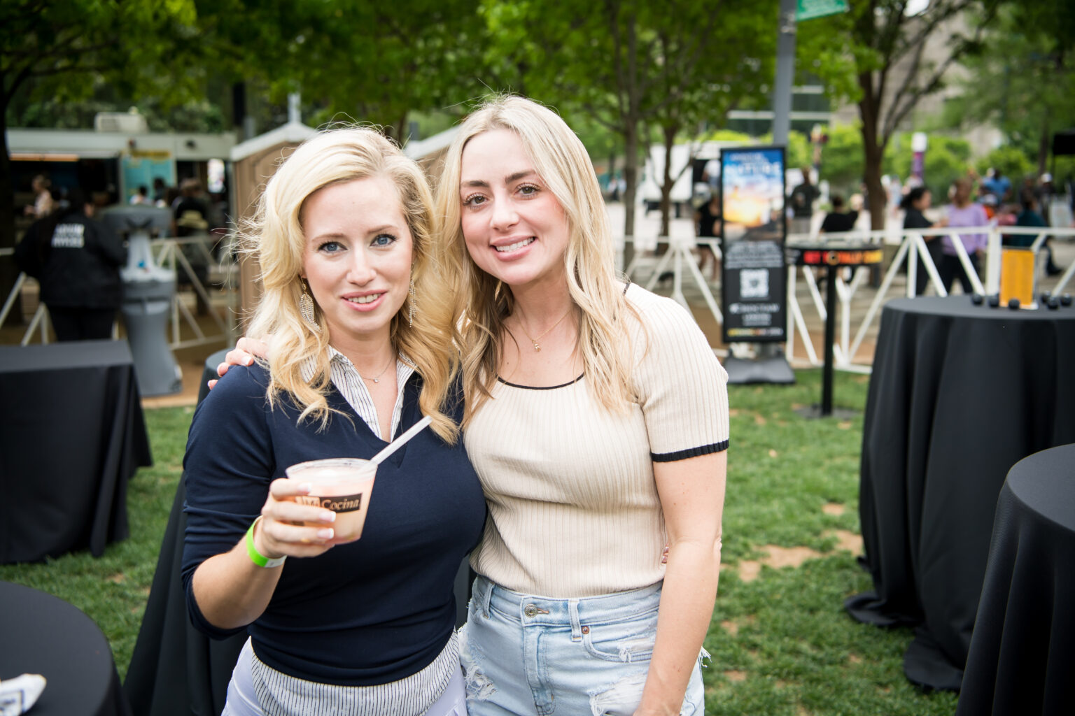 The Scene from the Total Solar Eclipse at Klyde Warren Park - PaperCity ...