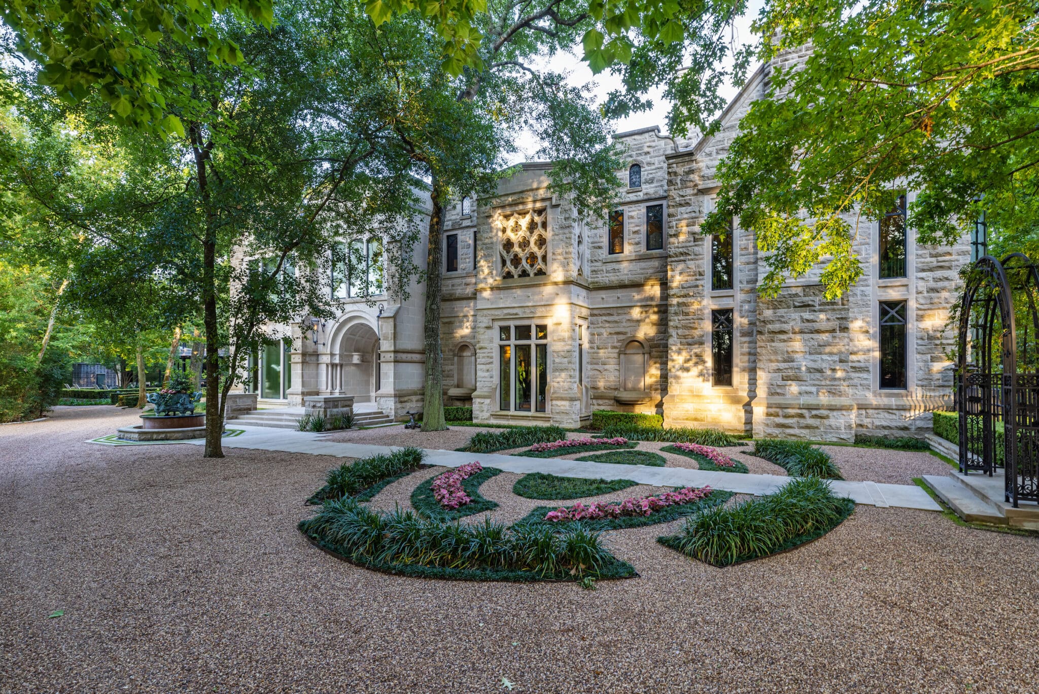 $49.9 Million Castle Mansion In Houston Stands Out as the Most ...