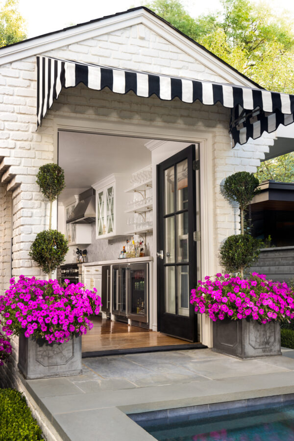 Dan Houchard Transforms His Dallas Backyard Into a Boutique Retreat ...