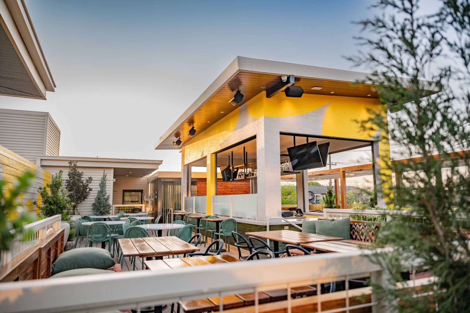 A New Italian Rooftop Lounge Debuts in Dallas Just In Time For Patio Season - PaperCity Magazine